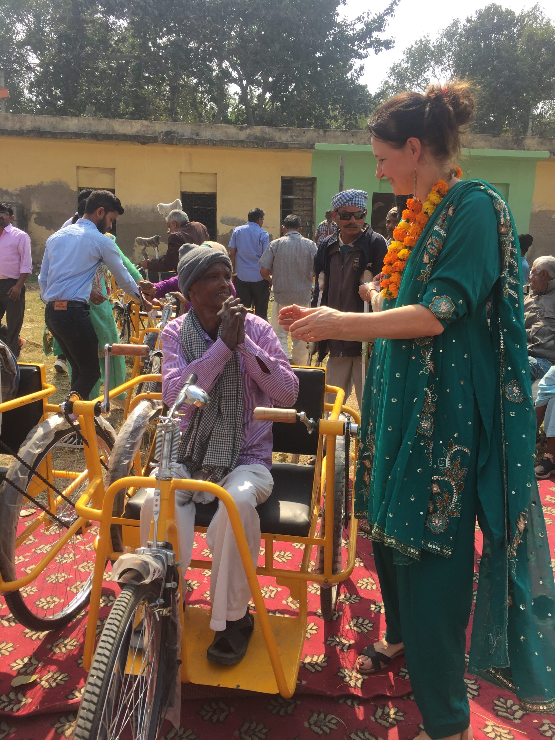 Ali Clark-Morris receives Alf Morris Award - Theale