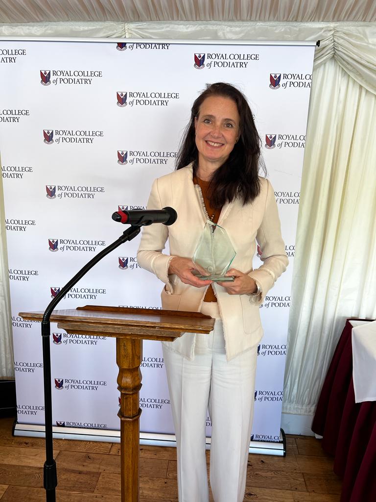 Ali Clark-Morris receives Alf Morris Award - Theale